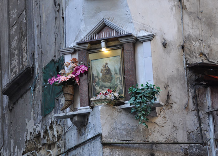 Naples Porta Nolana Fish Market and Piazza Dante Farmer's Market ...