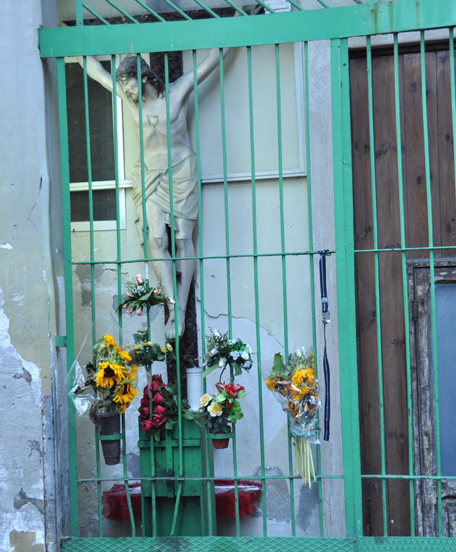 Naples Porta Nolana Fish Market and Piazza Dante Farmer's Market ...