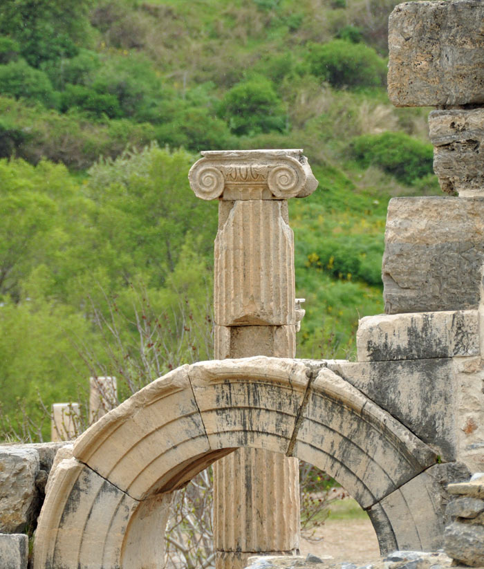 A Visit to the Roman Ruins of Ephesus - wired2theworld