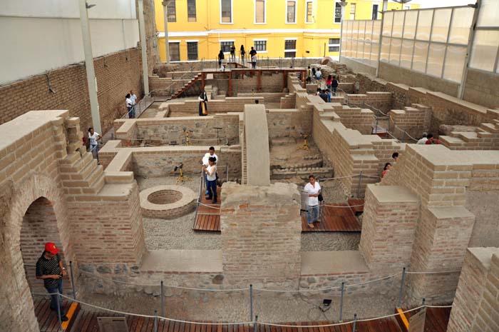 Lima Mercado de Surquillo and Historical District - wired2theworld