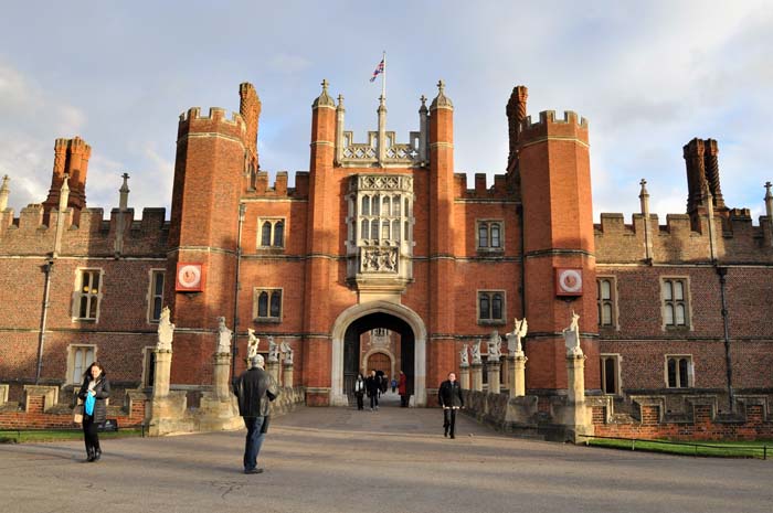Hampton Court Palace- Day Trip From London - wired2theworld