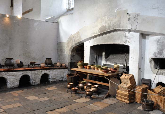 Hampton Court Palace- Day Trip From London - wired2theworld